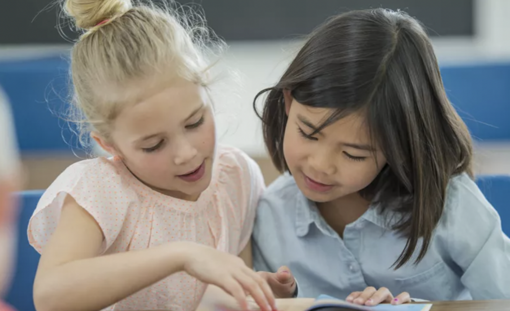 How to Spot the Signs of Unhealthy Friendship in Kids? – MotherToday.com